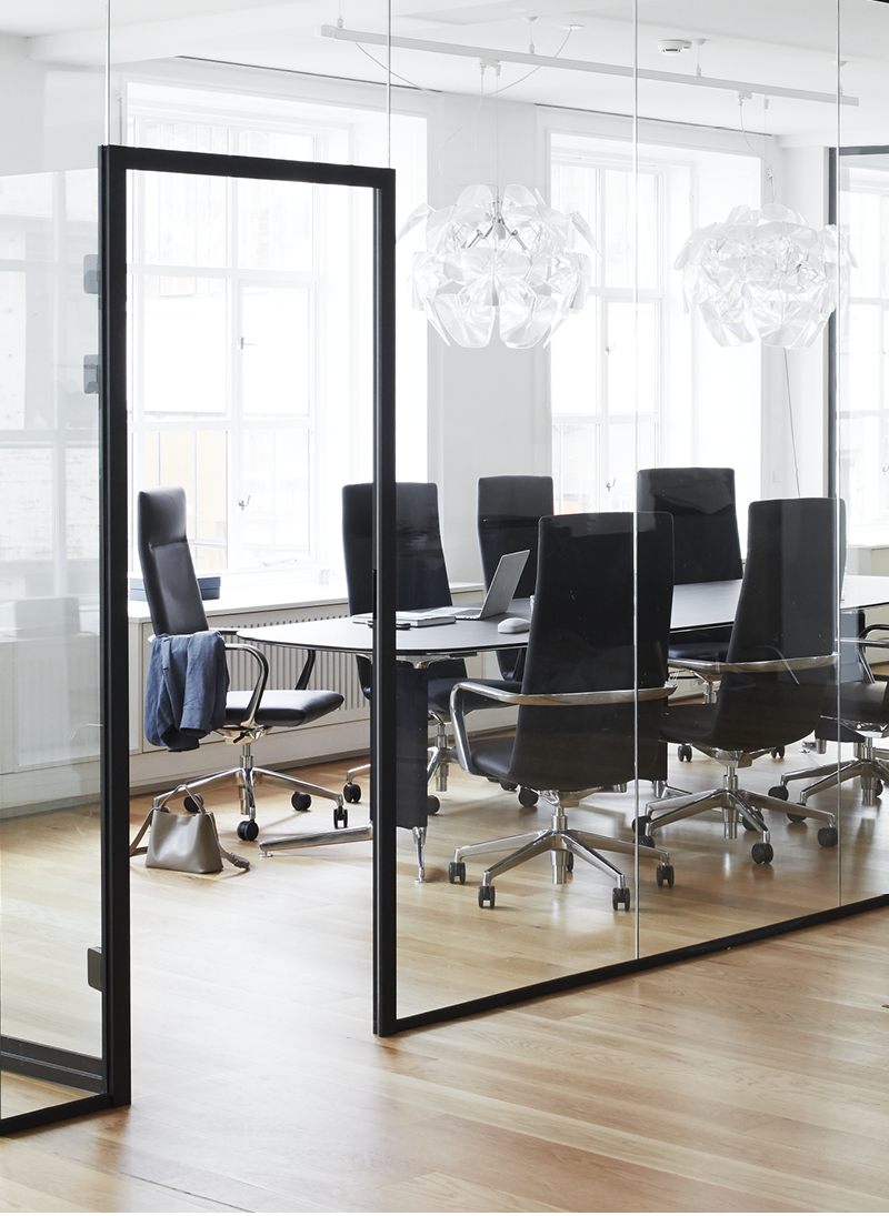Senator Rapt Chair | Office Furniture Scene